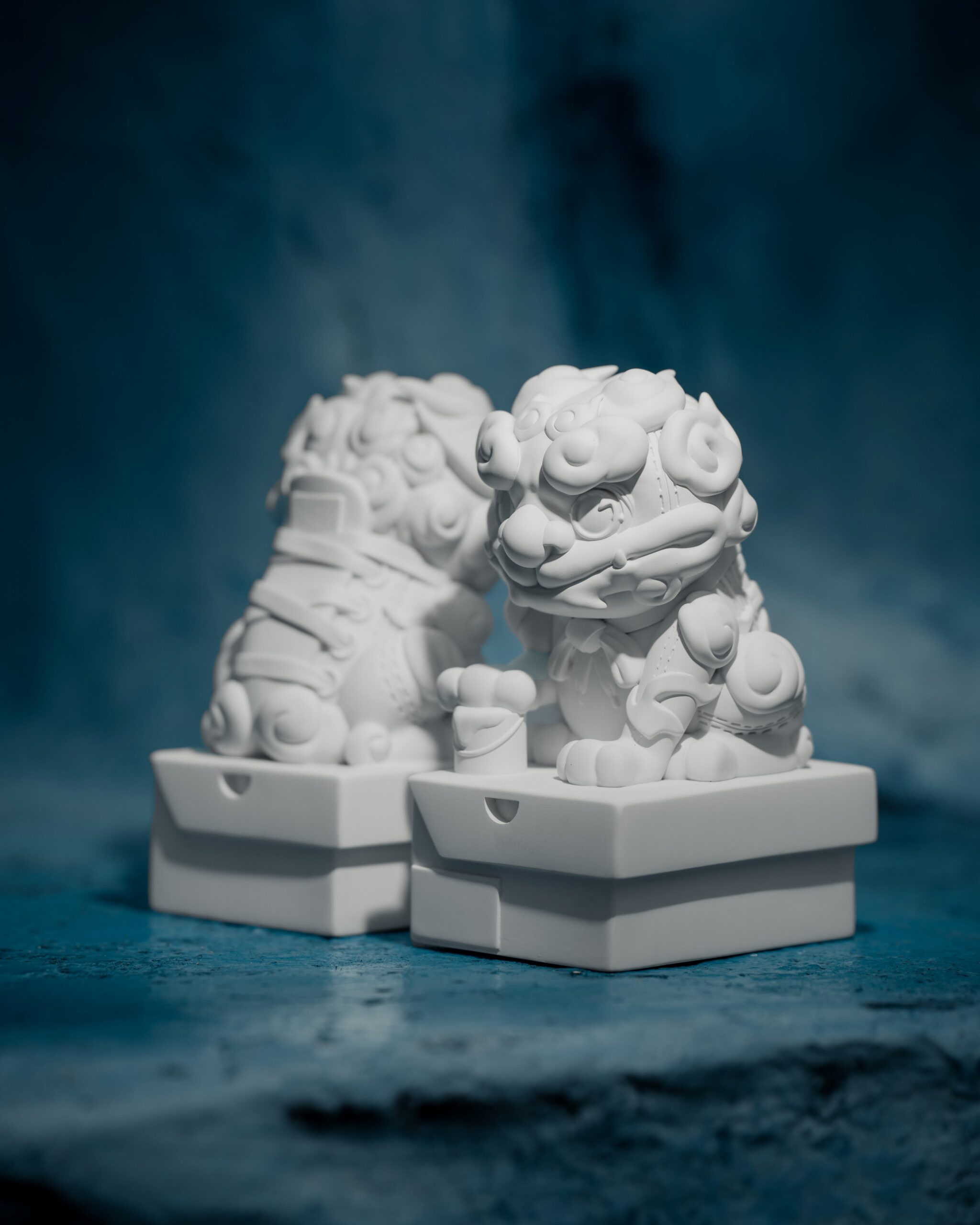 tobyato x ActionCity 'Sneaker Stone Lion' - The Kickz Stand