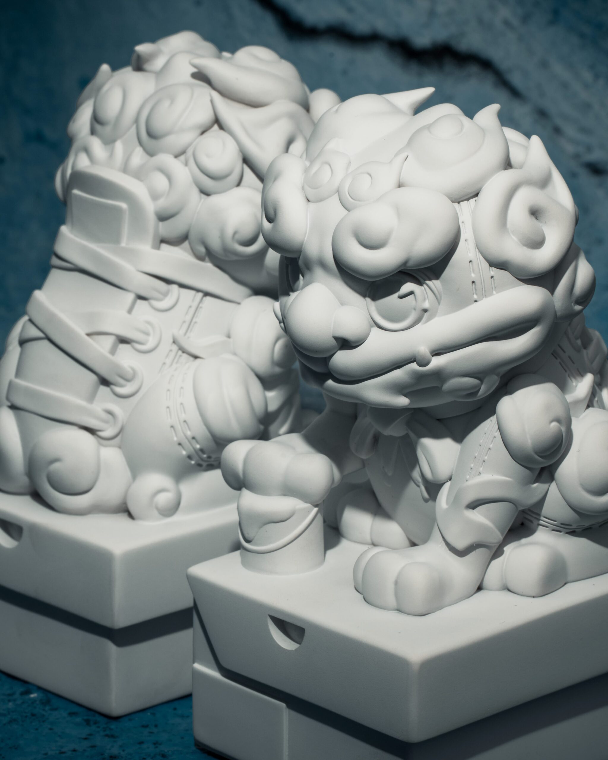 tobyato x ActionCity 'Sneaker Stone Lion' - The Kickz Stand