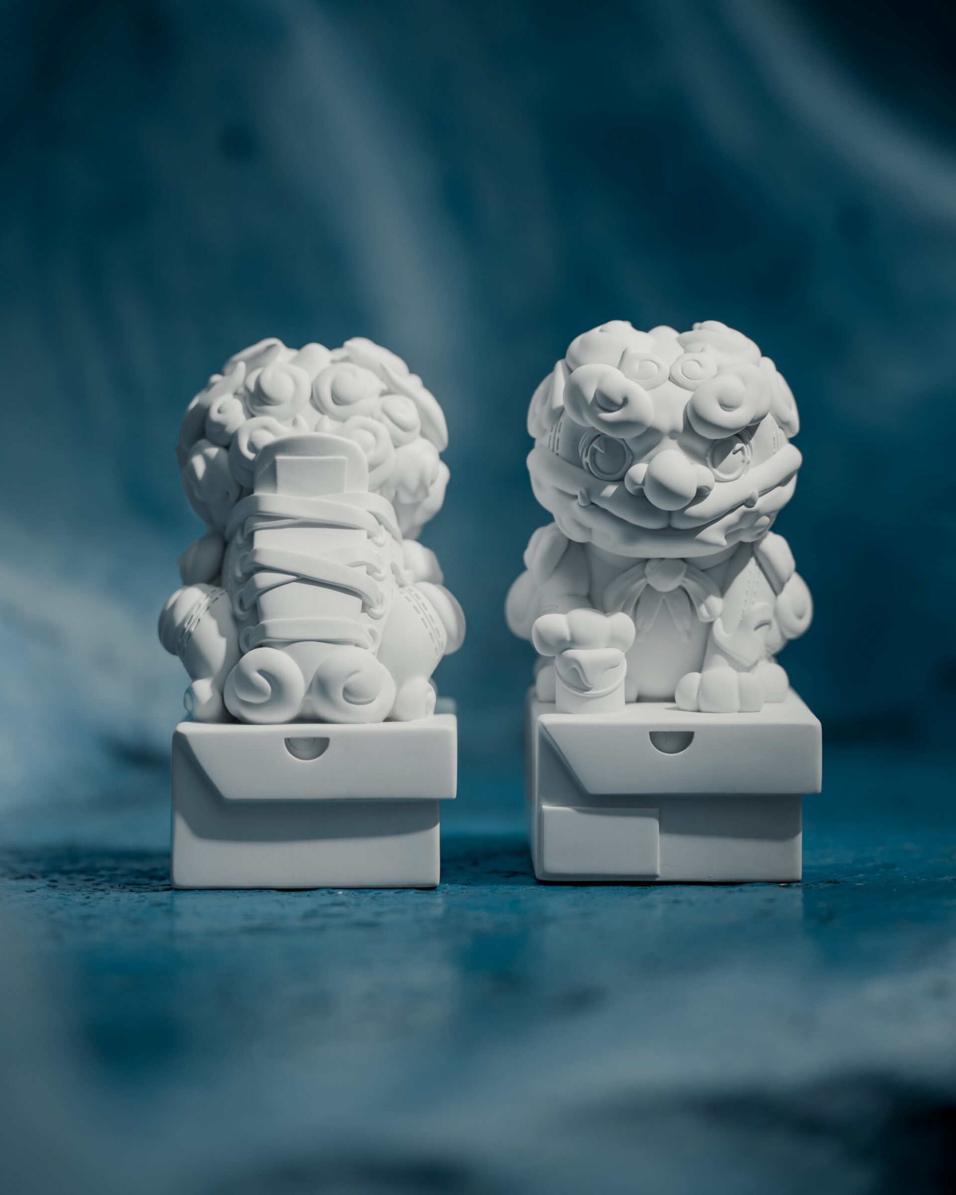 tobyato x ActionCity 'Sneaker Stone Lion' - The Kickz Stand