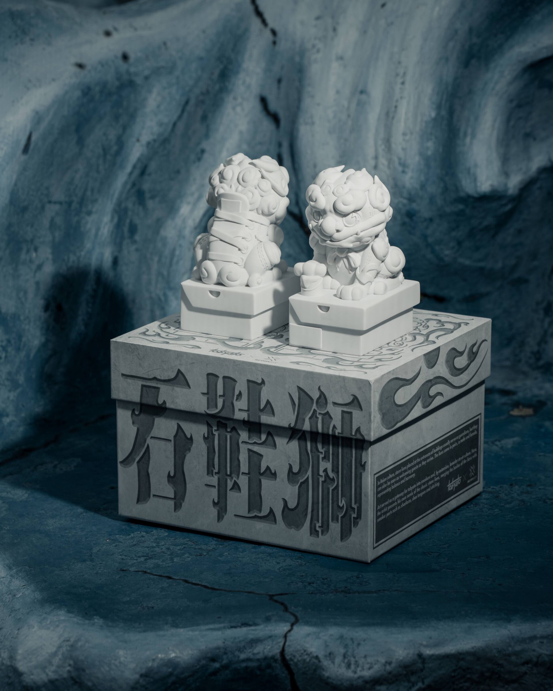 tobyato x ActionCity 'Sneaker Stone Lion' - The Kickz Stand