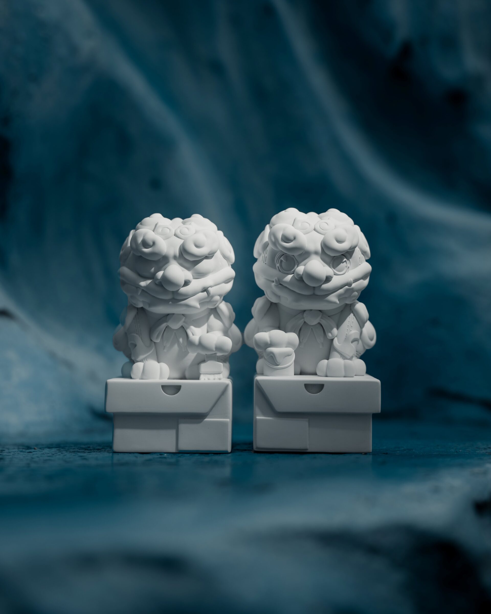 tobyato x ActionCity 'Sneaker Stone Lion' - The Kickz Stand
