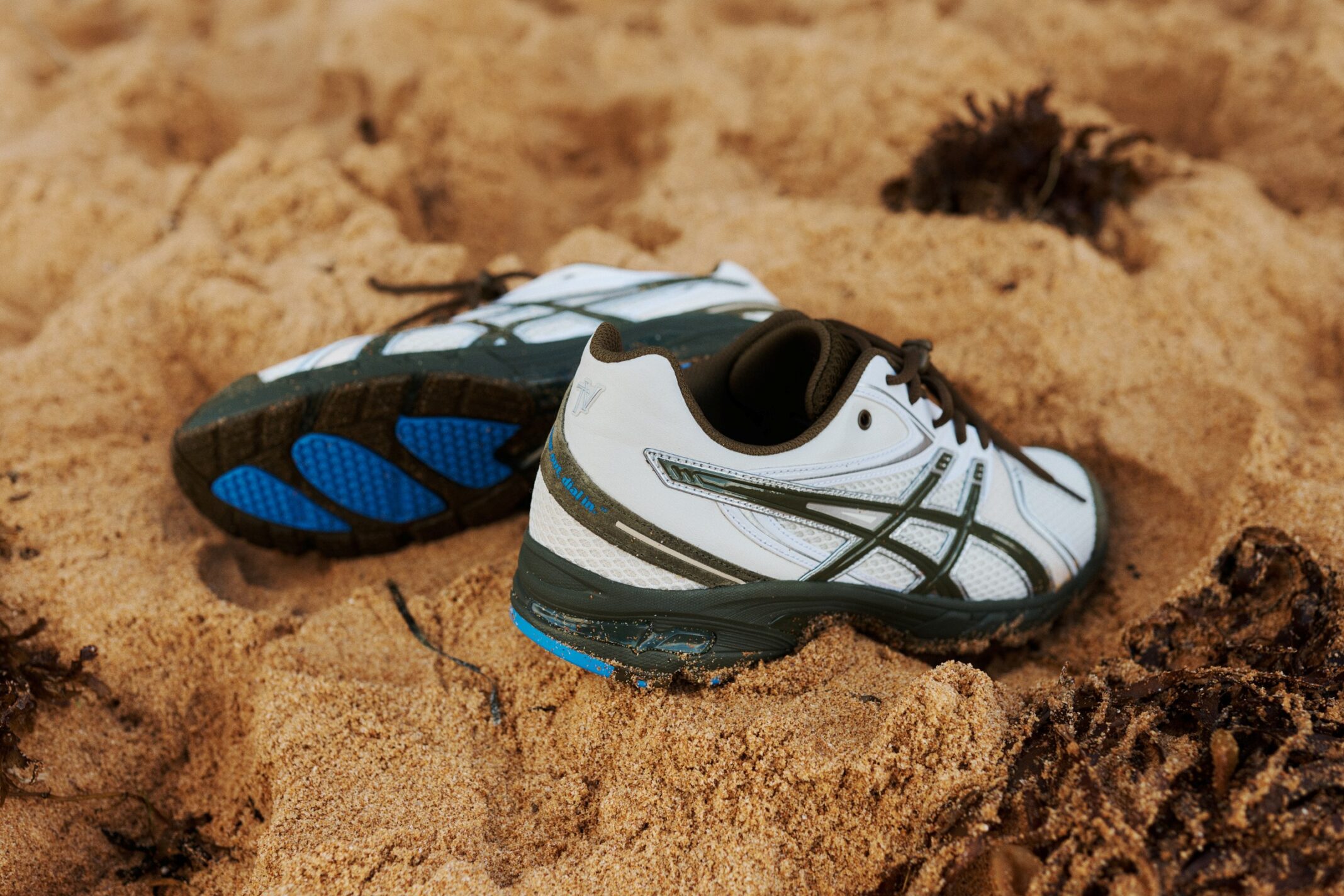 Temptation Vacation x ASICS GEL-DS Trainer™ - The Kickz Stand