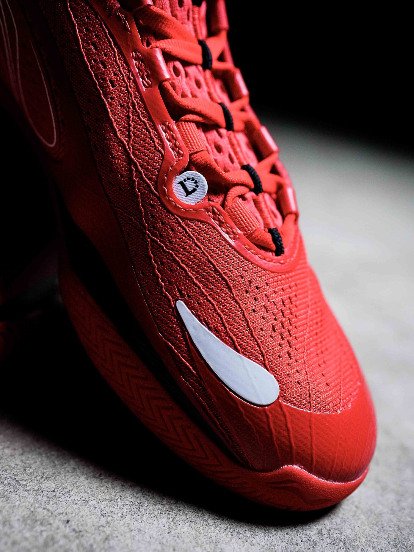 Wade 808 5 Ultra 'College' - The Kickz Stand